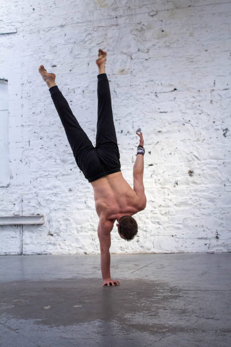 One Arm Handstand Shapes Online Program - Handstand Factory