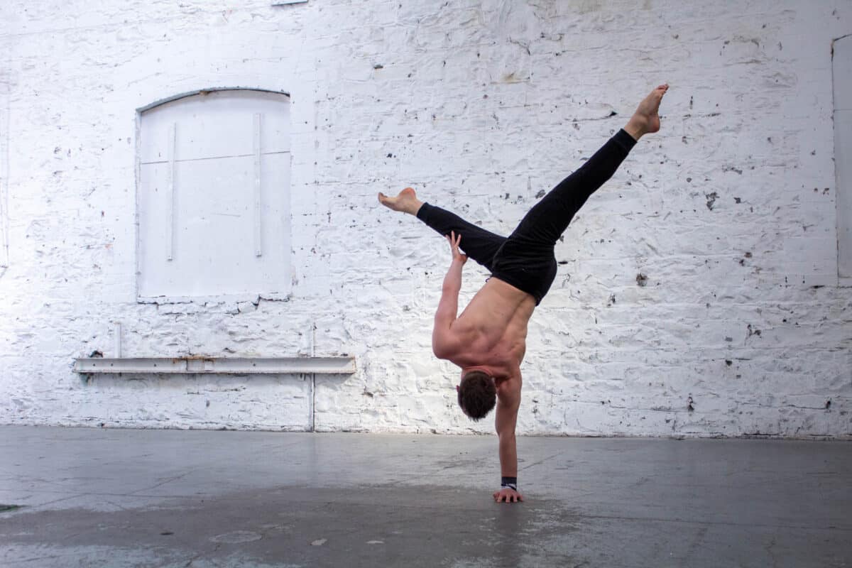 One Arm Handstand Shapes Online Program - Handstand Factory