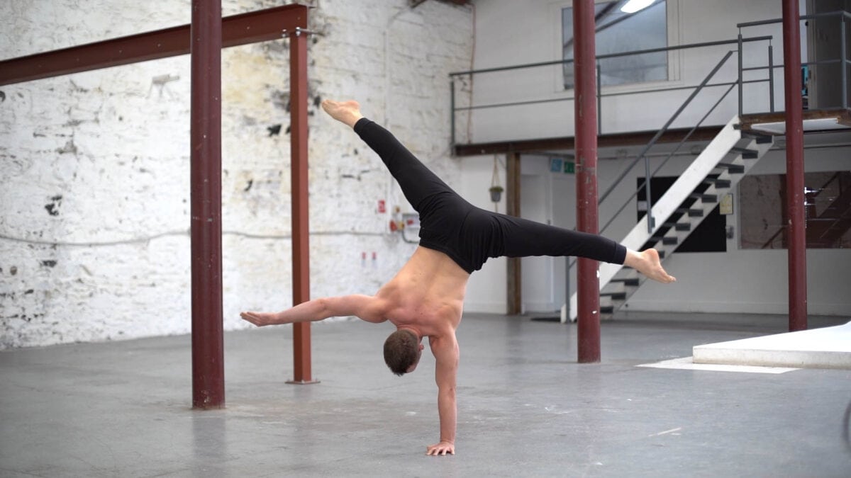 One Arm Handstand Shapes Online Program - Handstand Factory